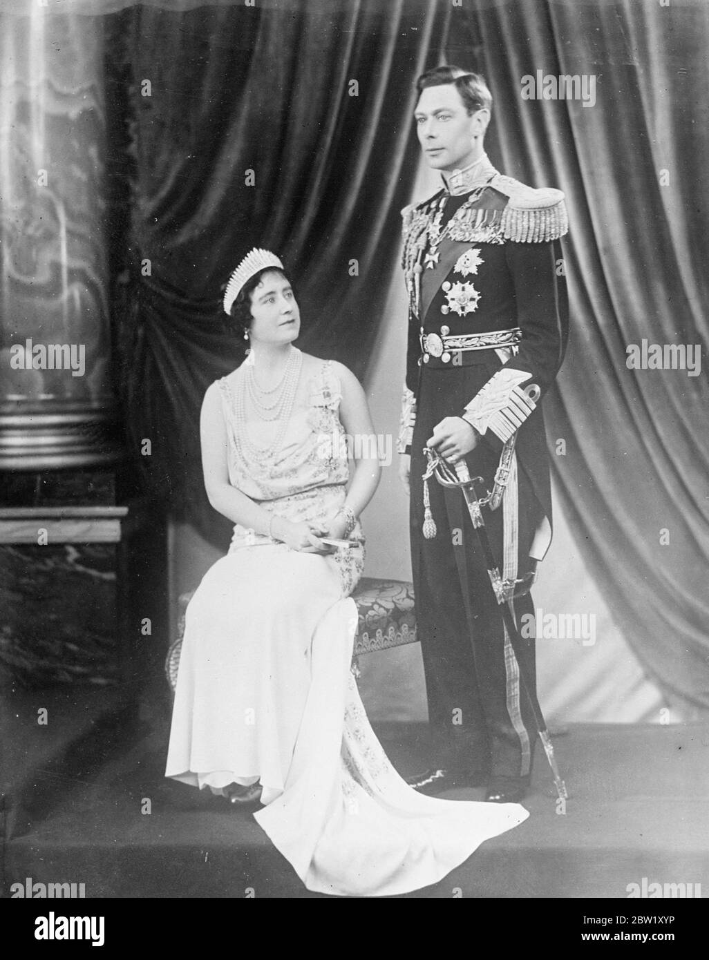 King George VI and Queen Elizabeth Stock Photo - Alamy