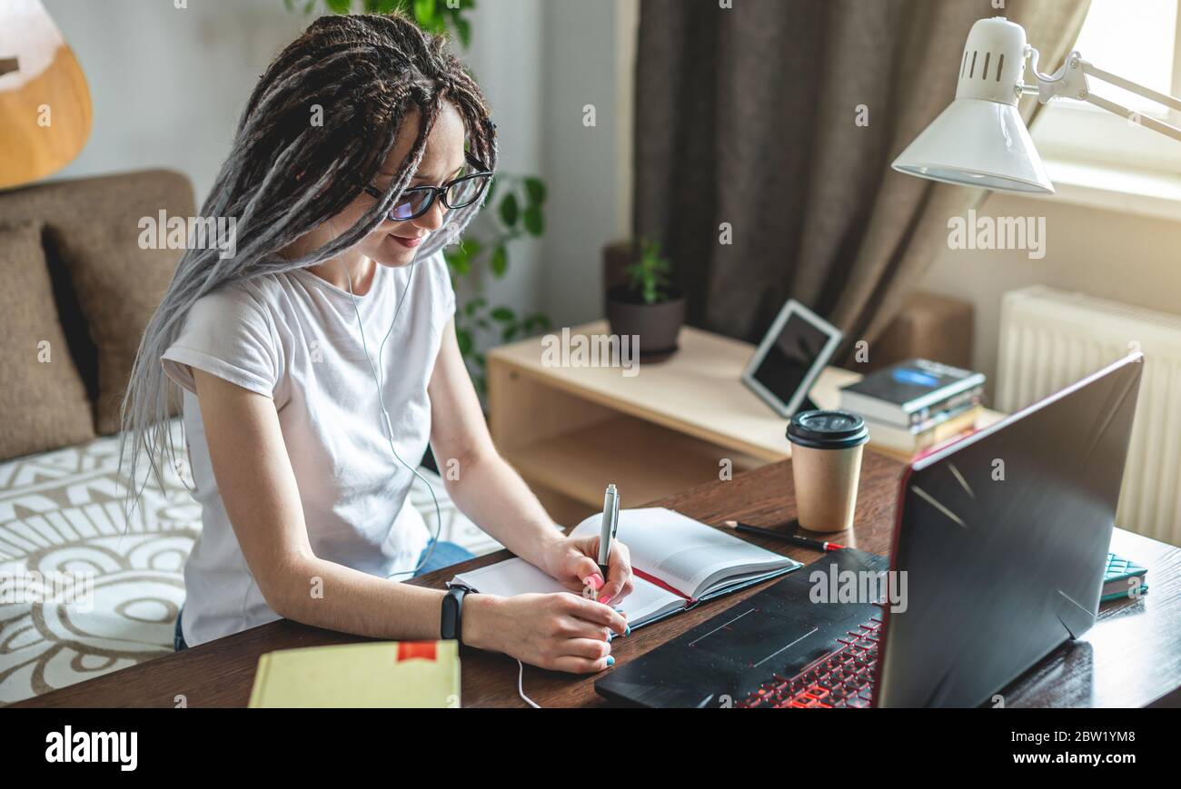 Student with dreadlocks hi-res stock photography and images - Alamy