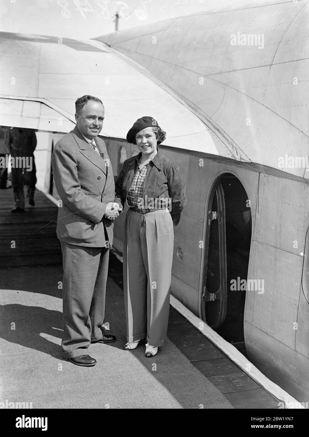 Mrs Martin Johnson leaves with film company by flying boat for America ...
