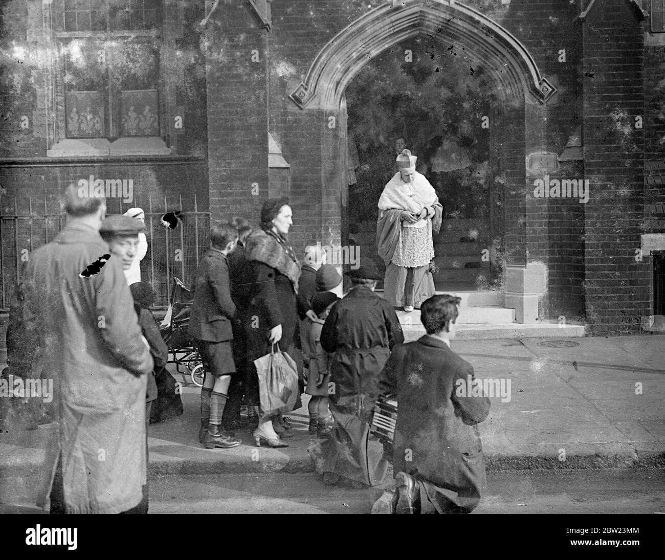 1930s catholic priest hi-res stock photography and images - Alamy