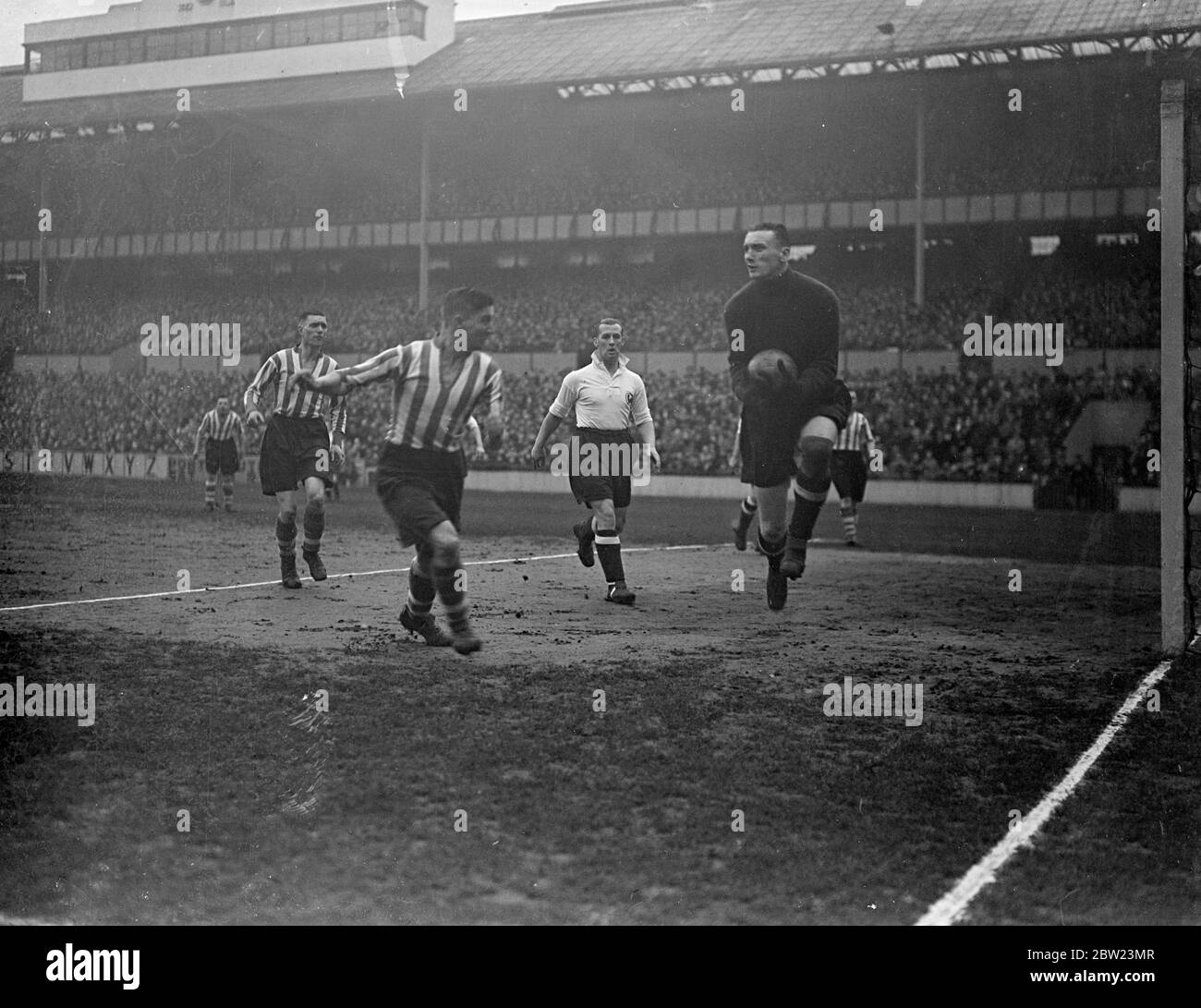 Fa cup hi-res stock photography and images - Alamy