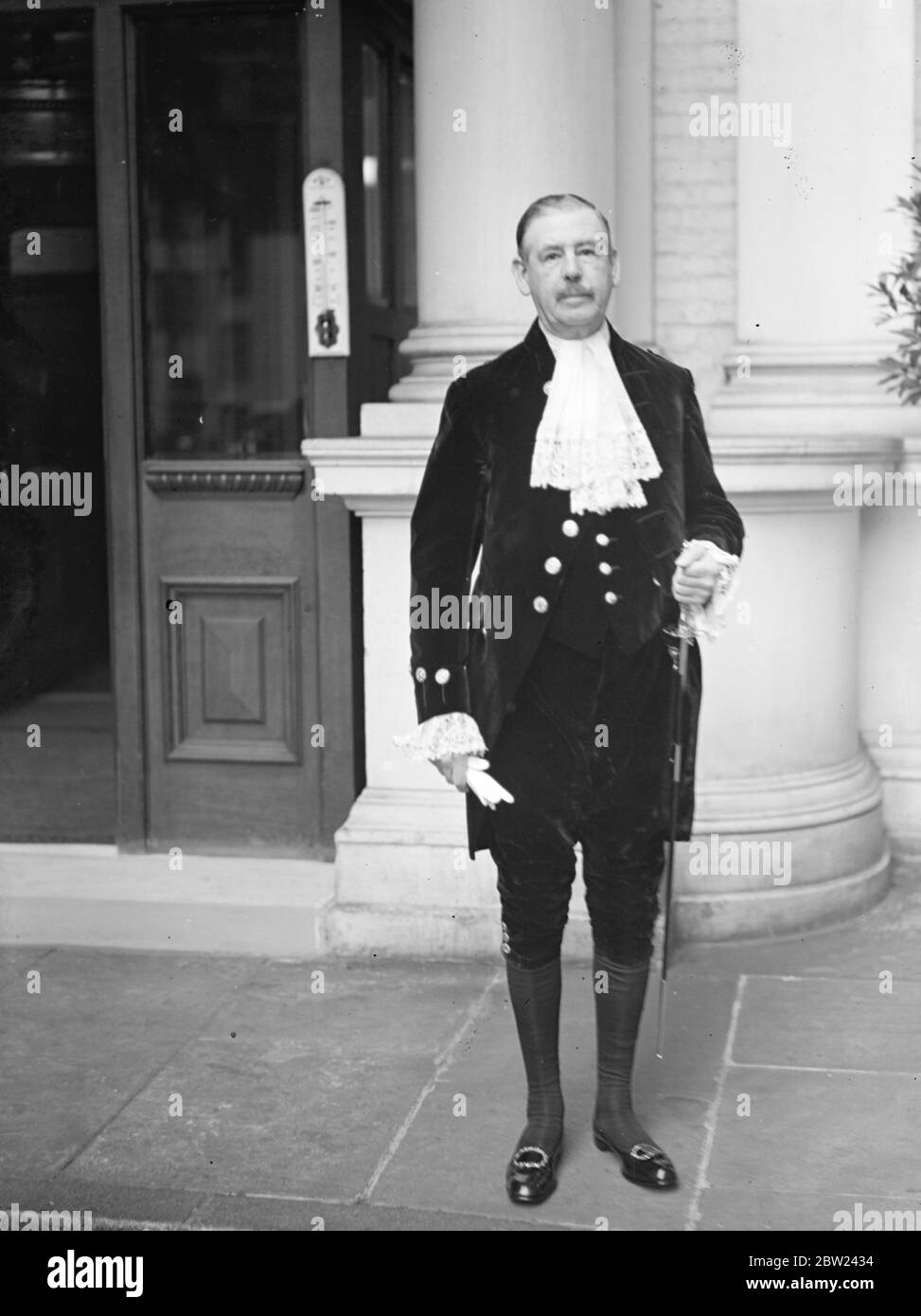 Sir Frank Bowater, Lord Mayor elect of London, went to the House of ...