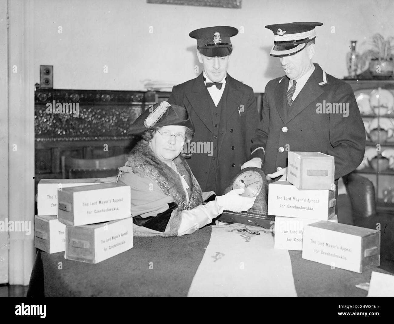 12 hour vigil hi-res stock photography and images - Alamy