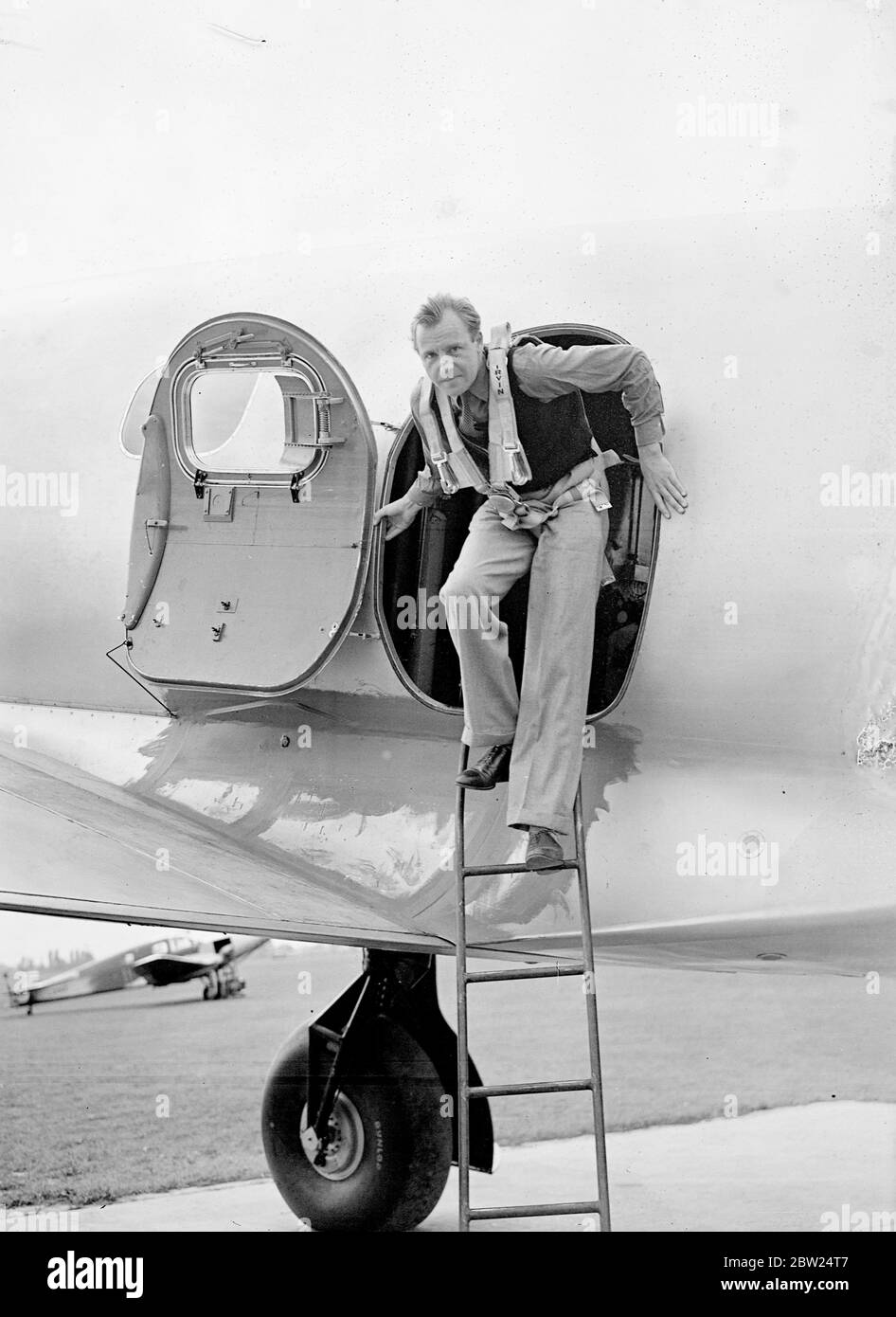 Special series of Geoffrey de Havilland during the test flight of the ...