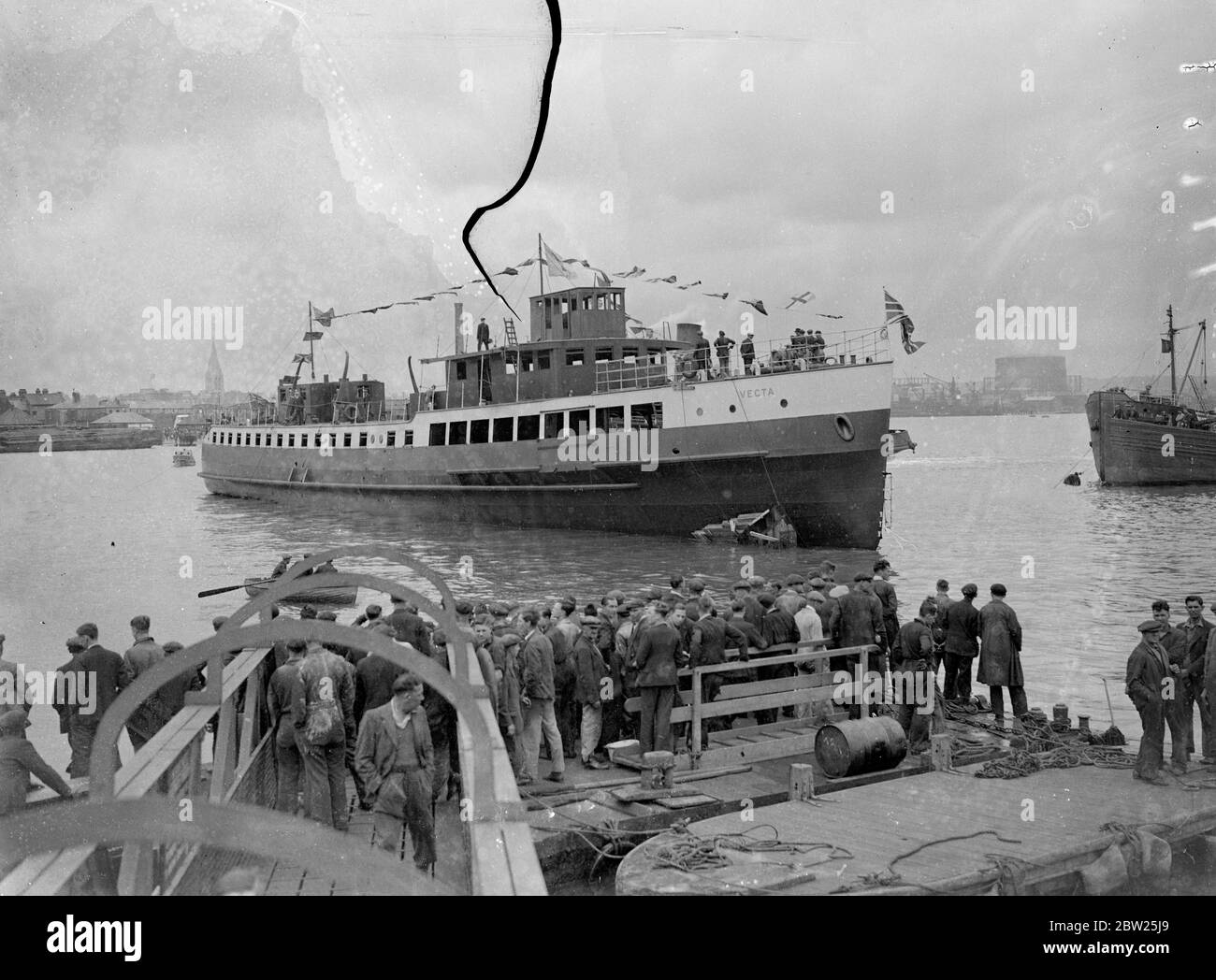 Vessels with vertical propellers launched at Southampton. The 'Vecta ...