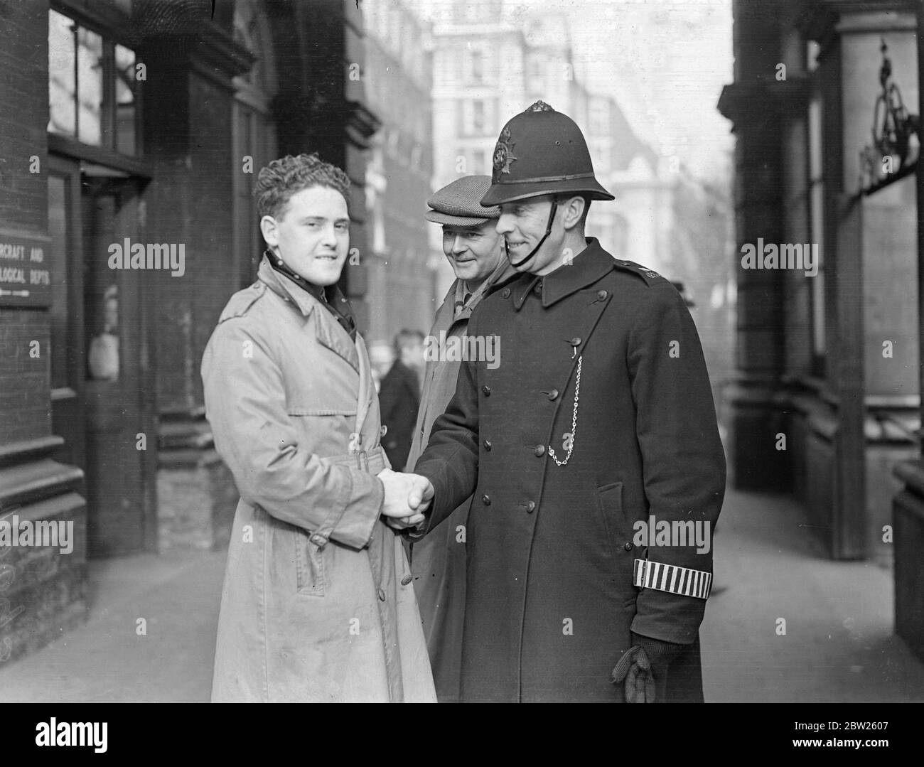 22-year-old police constable dives into Thames to try to save old man ...