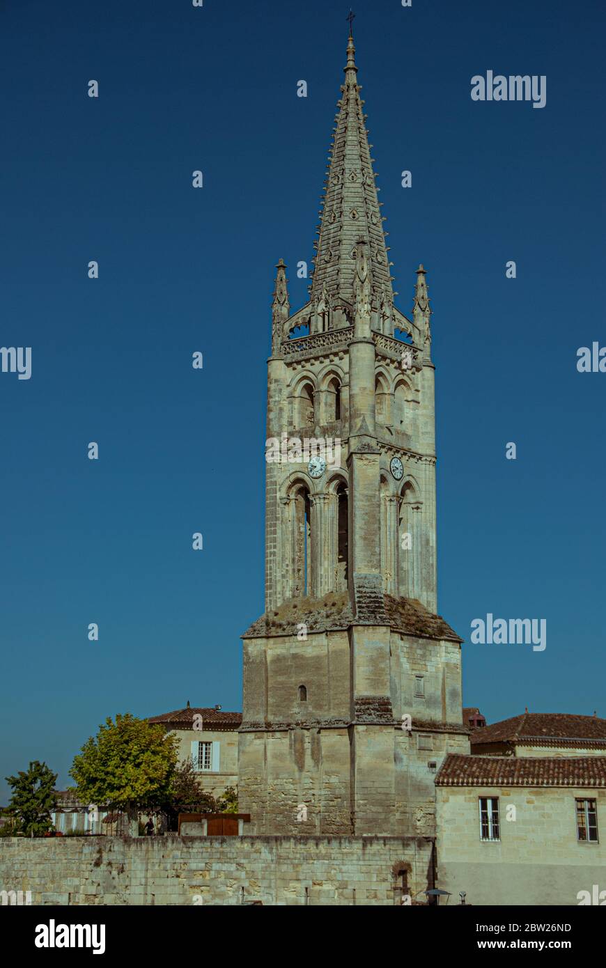 Monolithic church of saint emilion hi-res stock photography and images ...