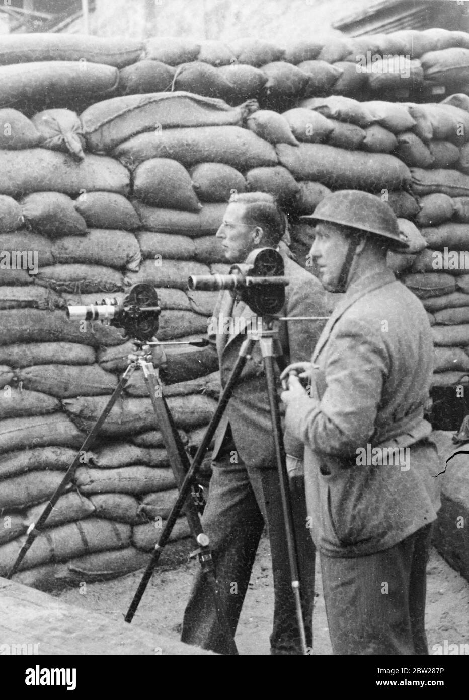Norman Alley (right) and joseph Rucker. (Paramount Stock Photo - Alamy