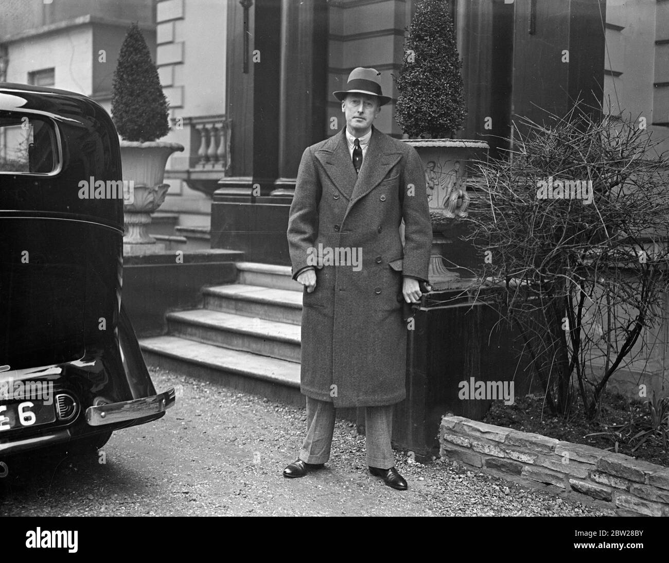 Leaving london high court after Black and White Stock Photos & Images ...