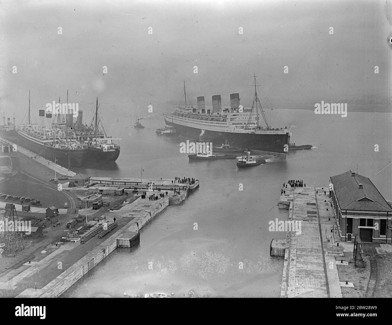 'RMS Queen Mary' enters dry dock for overhaul. New Atlantic record ...