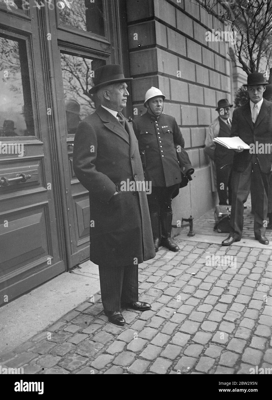 Norman davis 1937 hi-res stock photography and images - Alamy