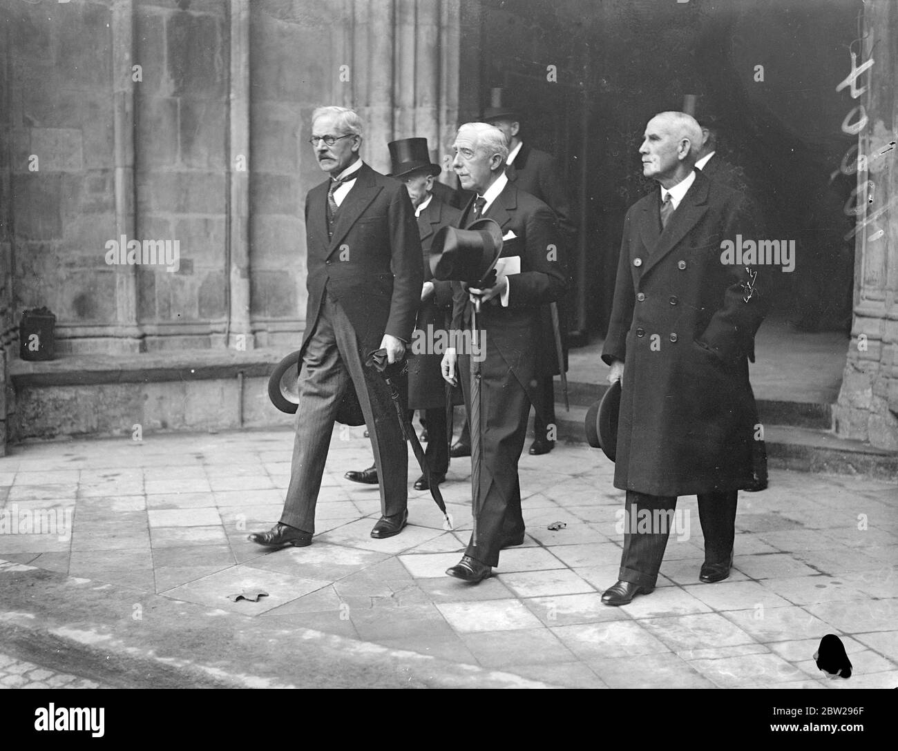 Mr Ramsay MacDonald and New Zealand High Commissioner at Abbey funeral ...