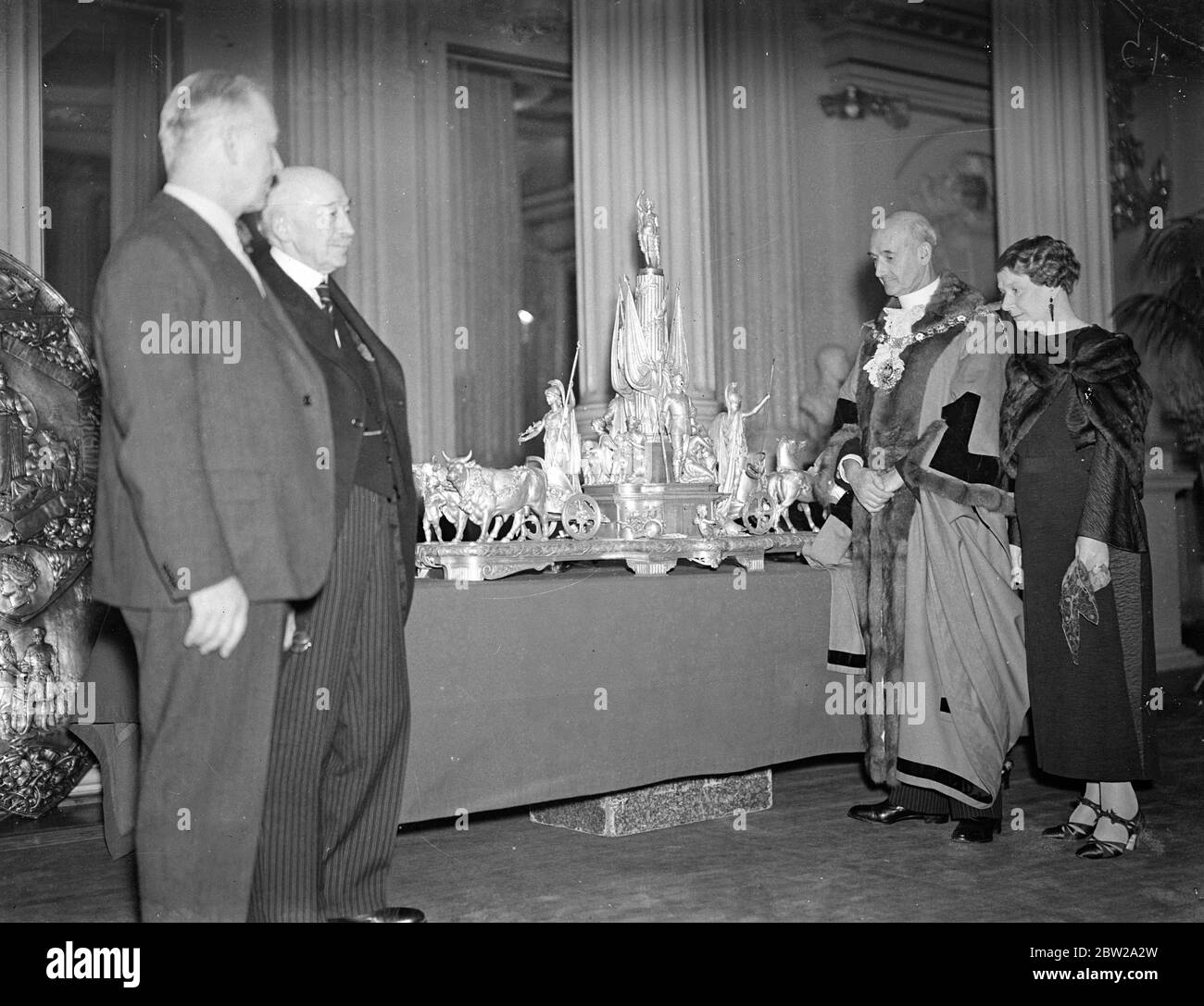 Lord Mayor receives Bisley trophies for safe custody at the Mansion ...
