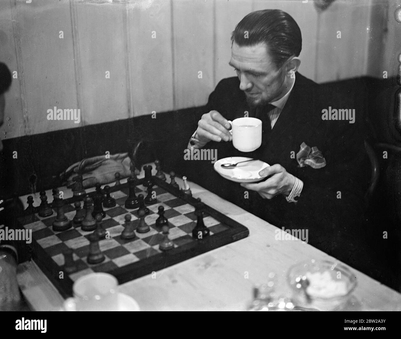 Woman chess player Black and White Stock Photos & Images - Alamy