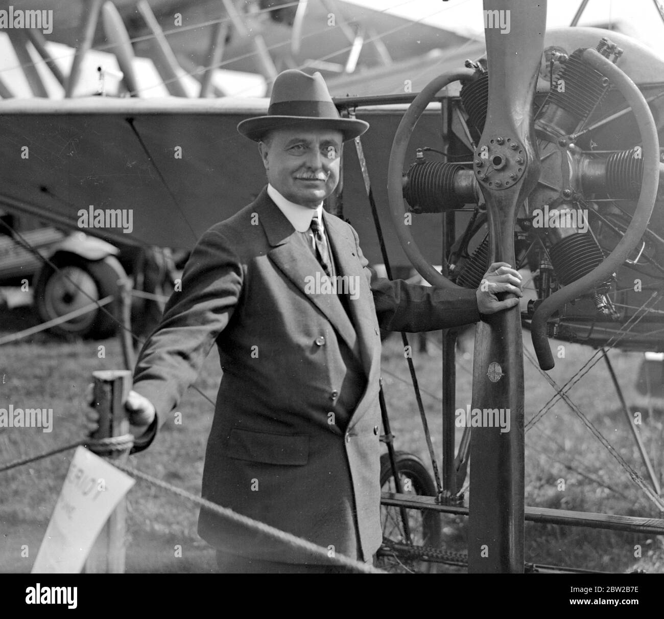 Louis bleriot and plane Black and White Stock Photos & Images - Alamy
