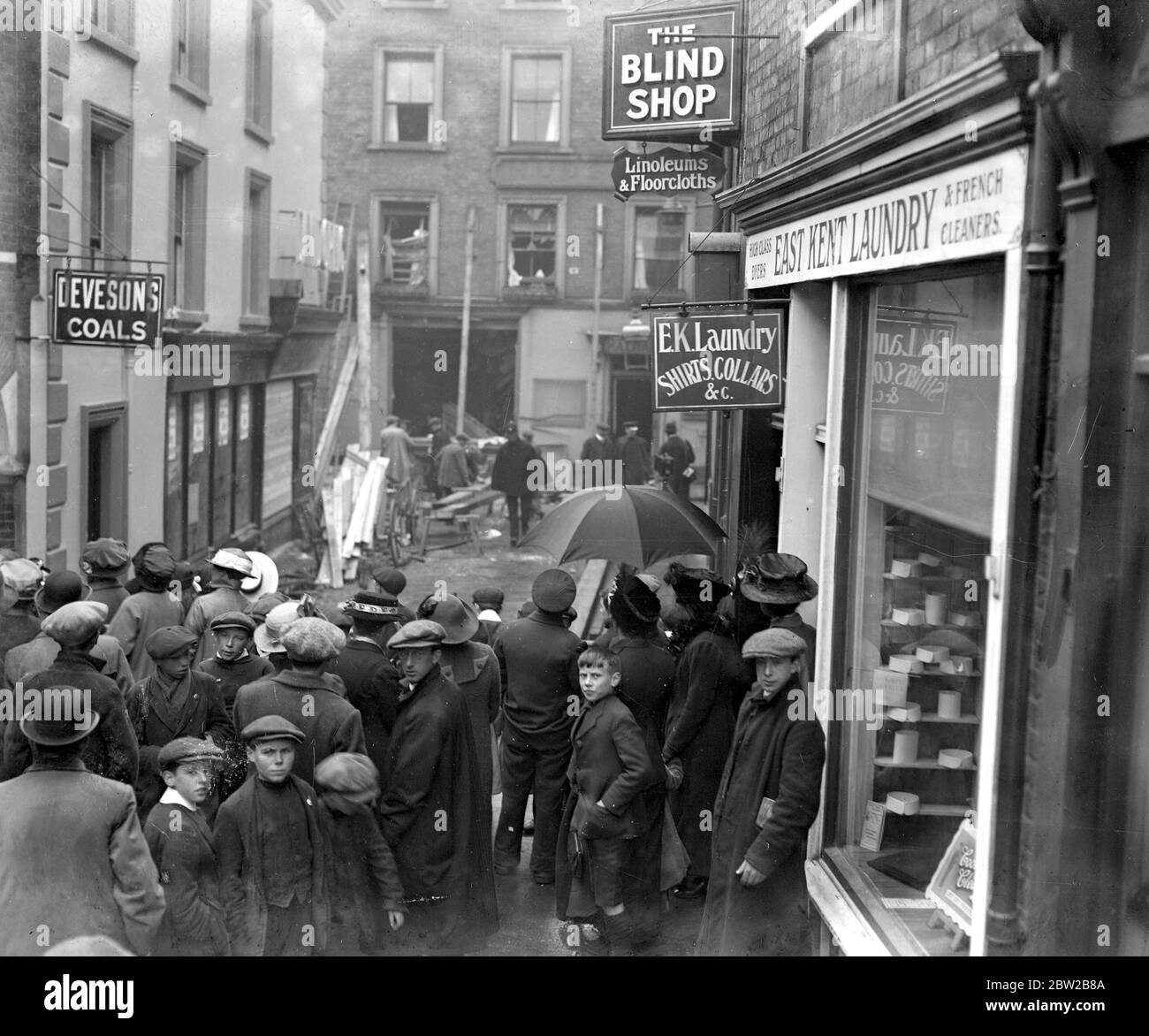 Wwi air raid Black and White Stock Photos & Images - Alamy