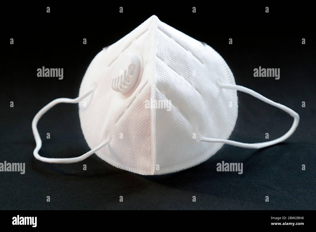 Fpp2 face mask hi-res stock photography and images - Alamy