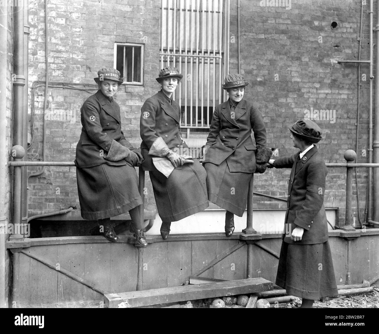Wrens women of the royal naval hi-res stock photography and images - Alamy