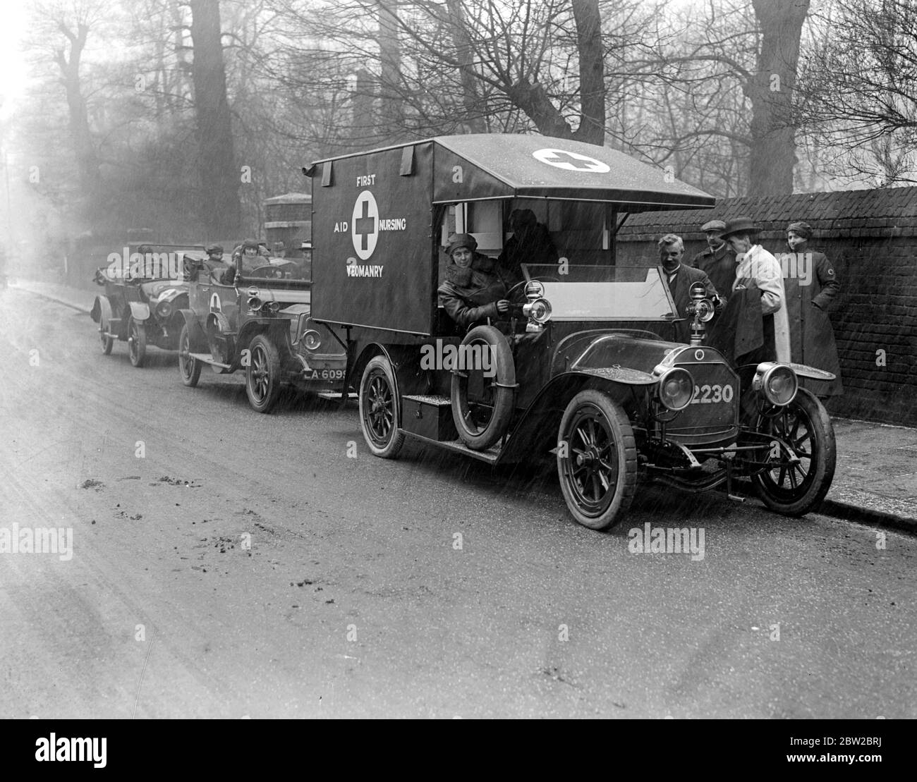 First aid nursing yeomanry corps hi-res stock photography and images ...