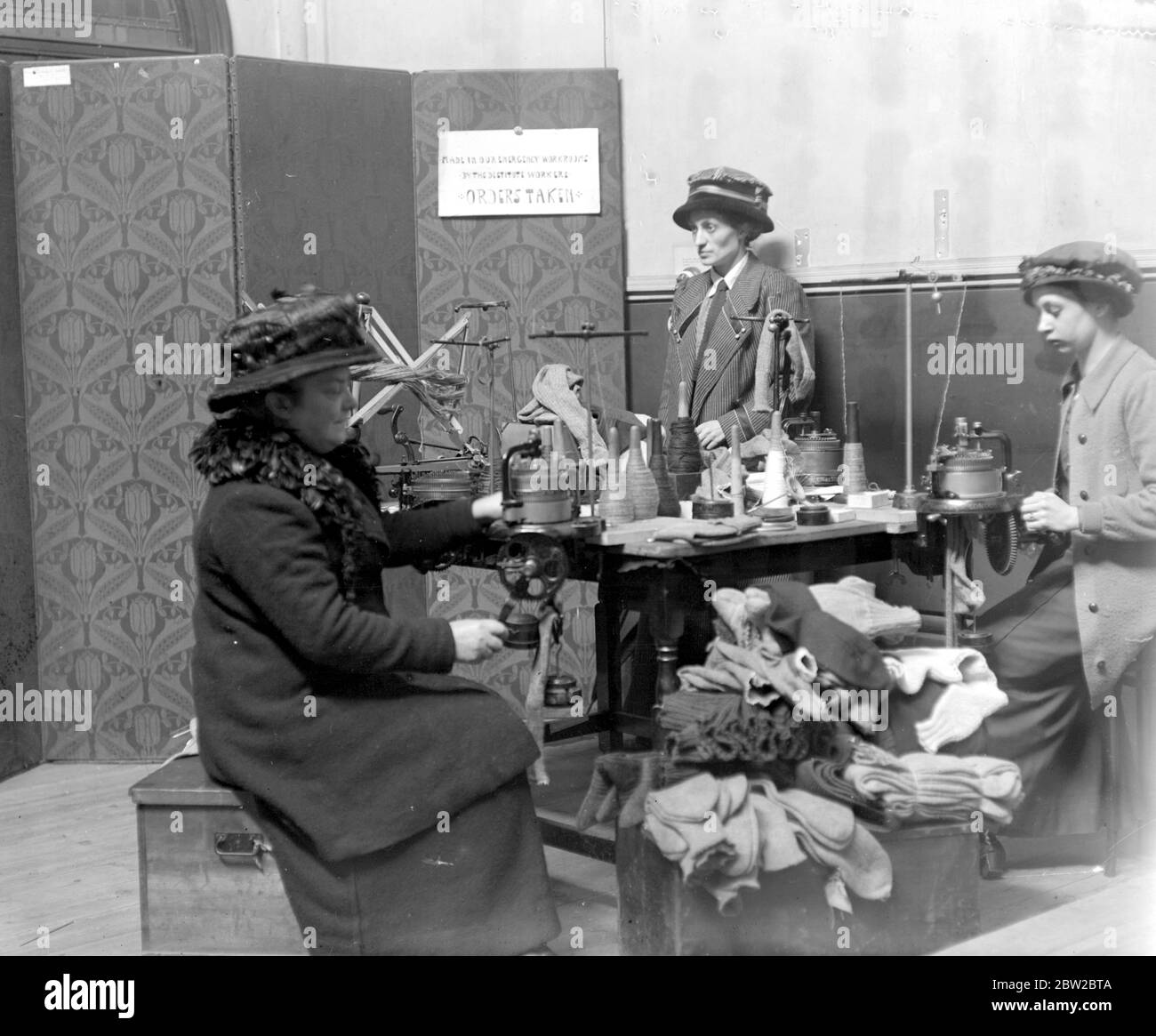 Women's emergency corps london hi-res stock photography and images - Alamy