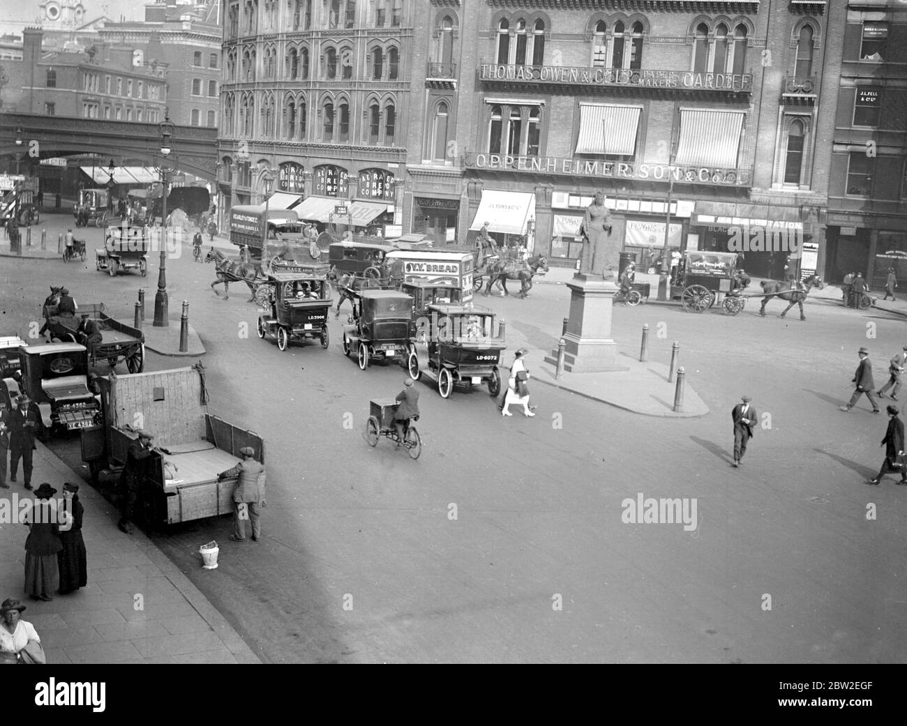 1920s london hi-res stock photography and images - Alamy