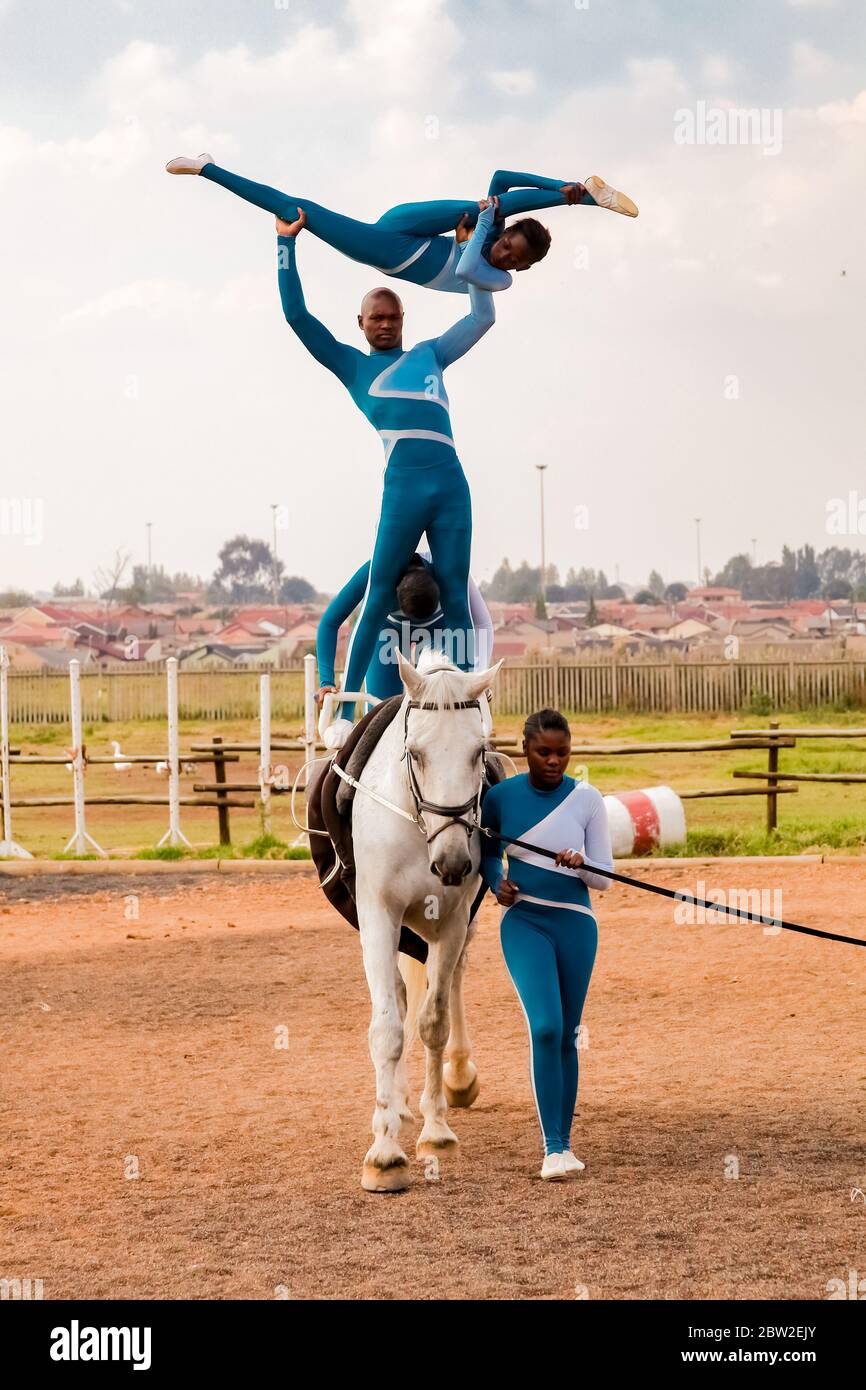 Acrobat on horseback hi-res stock photography and images - Alamy