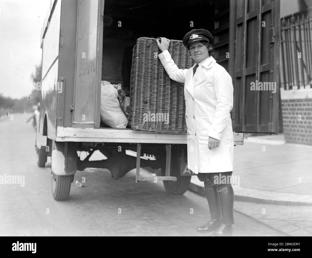 Girl van driver. 1917's Stock Photo - Alamy