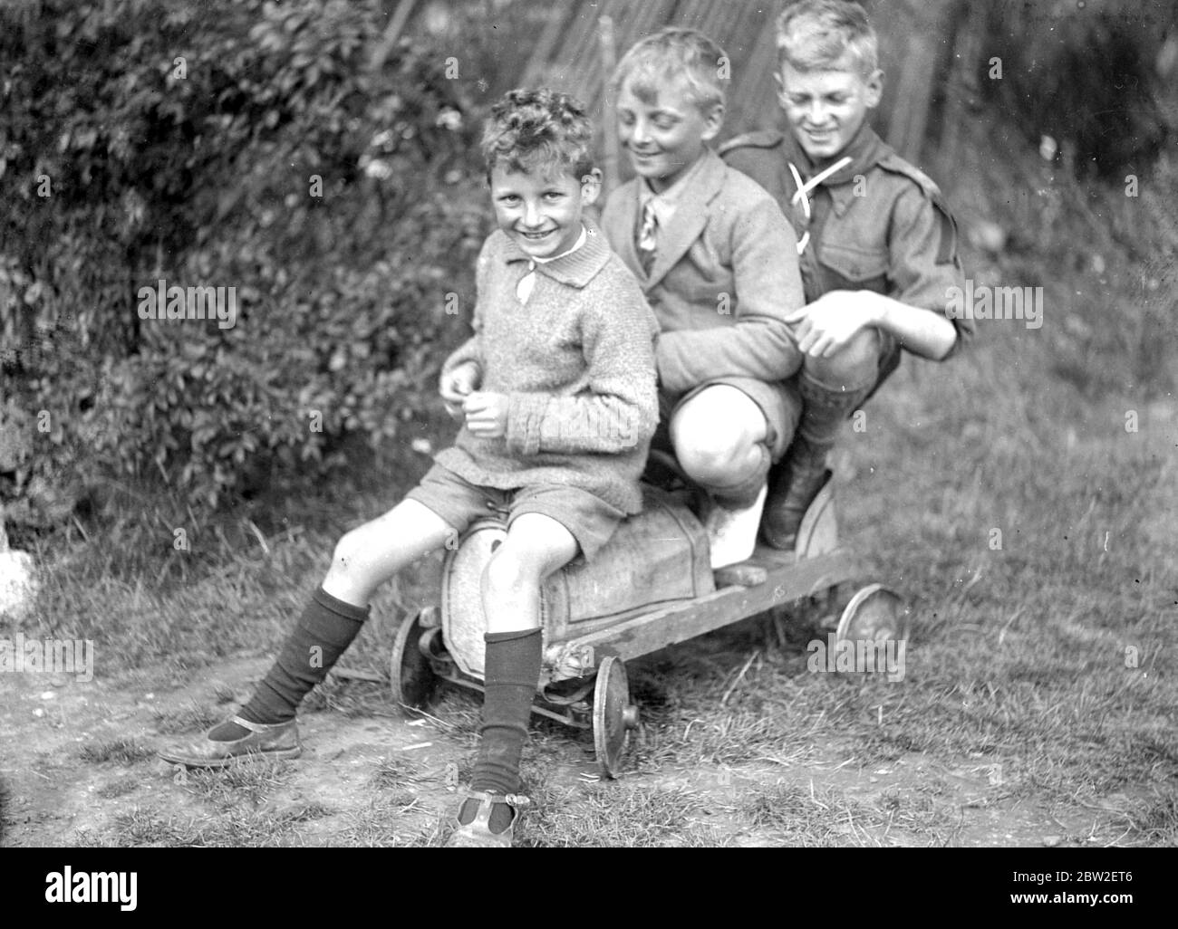 1930s boys playing hi-res stock photography and images - Alamy
