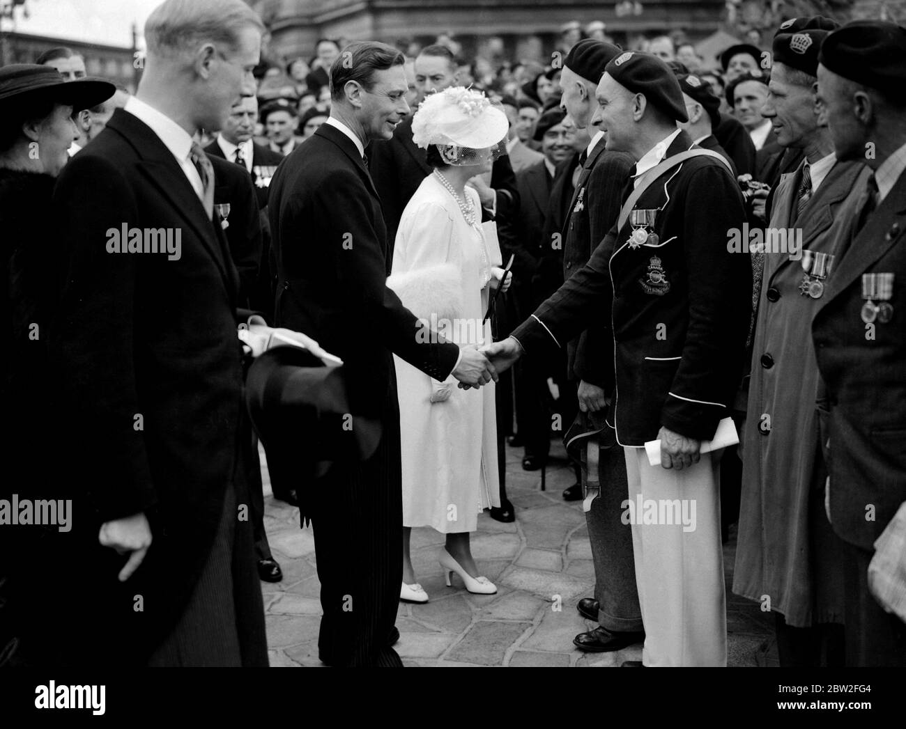 King George VI and Queen Elizabeth on Canada tour 1939 . King unveiled ...