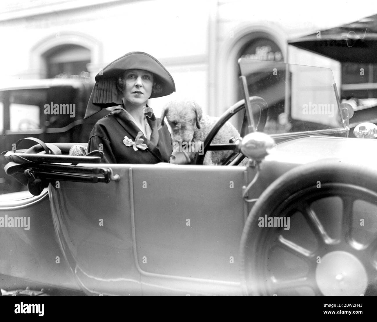 Lady Lavery's private view at the Alpine Galleries. Lady Diana Duff ...