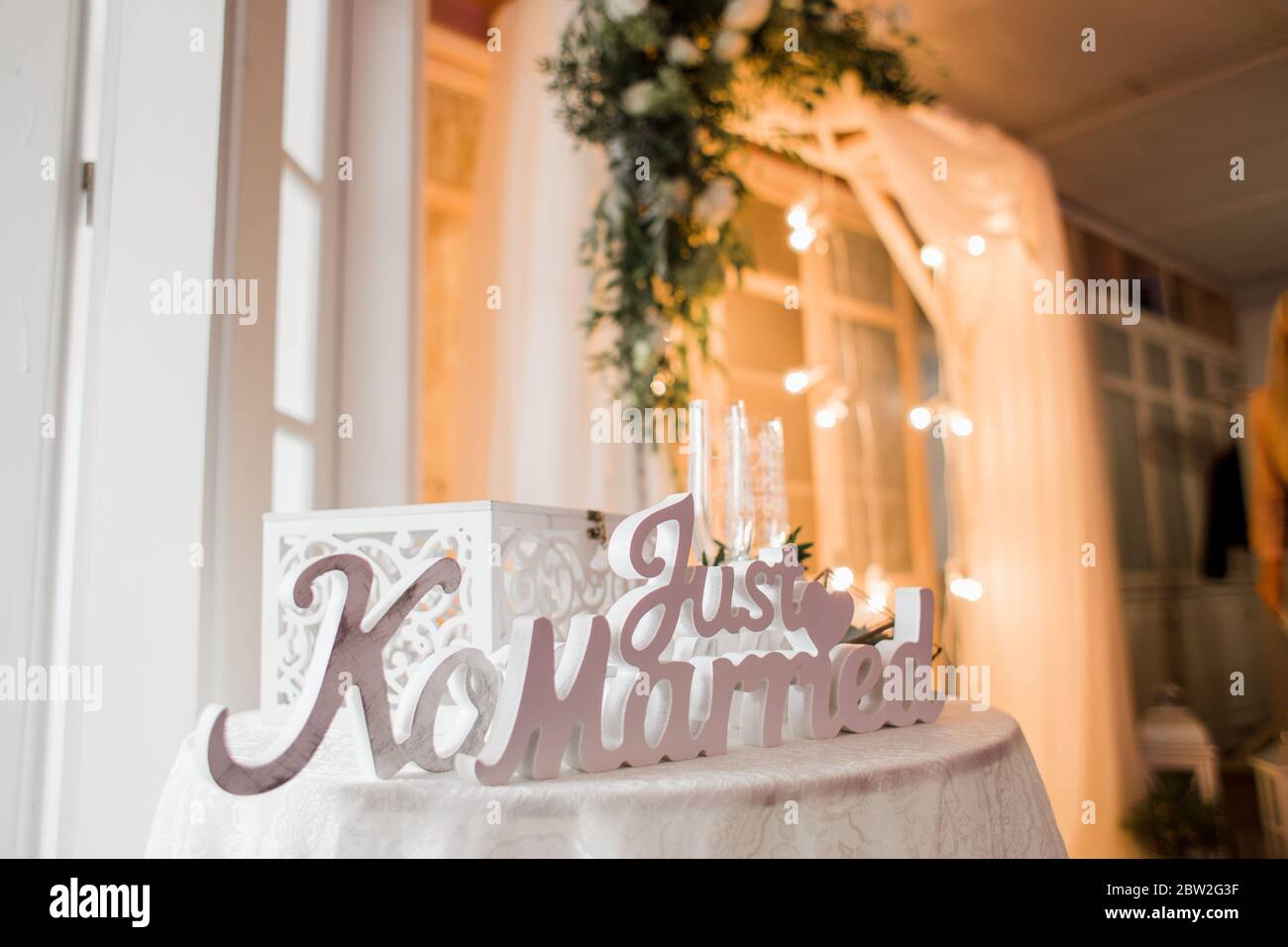 arch for ceremony with light bulbs Stock Photo - Alamy