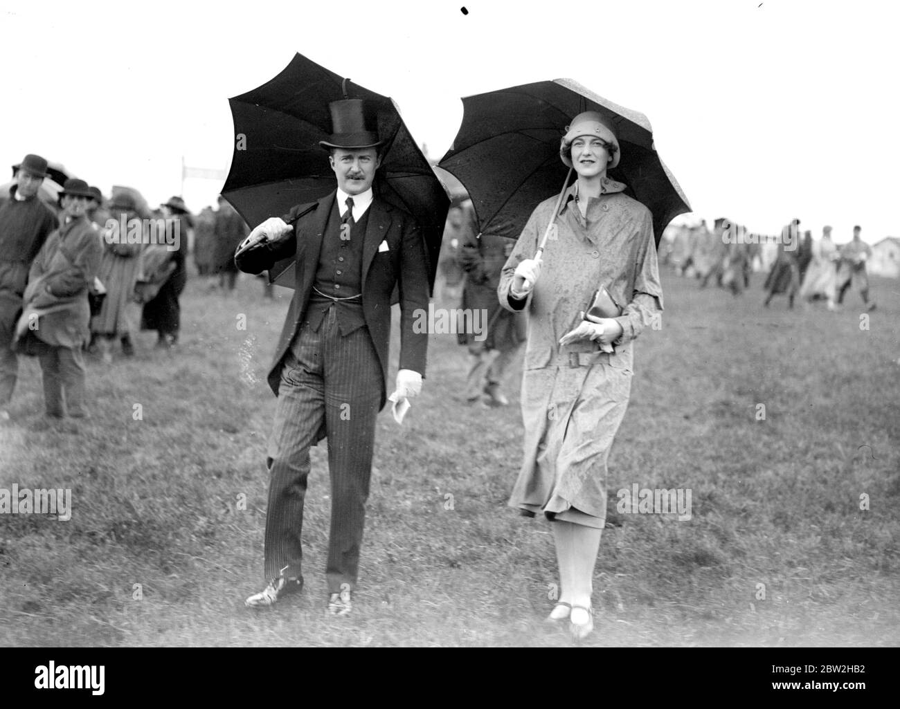 The Derby. Mr Duff Cooper and Lady Victor Warrender. 1925 Stock Photo ...