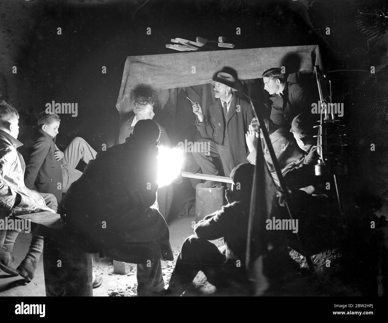 Children with fire hi-res stock photography and images - Alamy