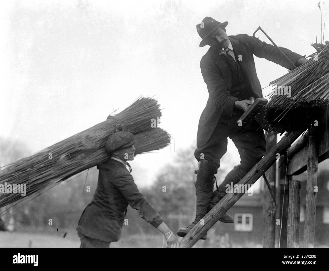 Reed thatching Black and White Stock Photos & Images - Alamy