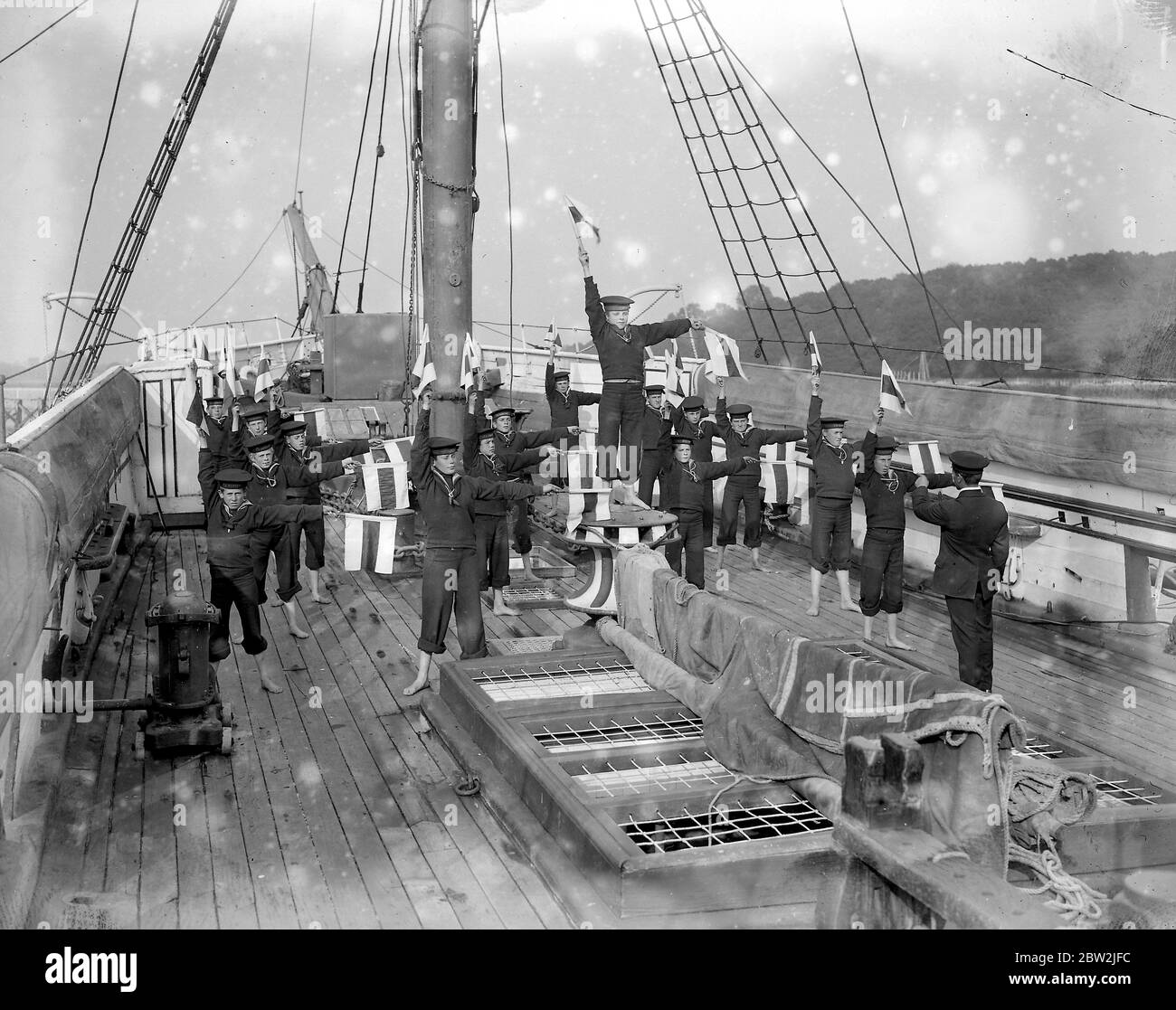 Navy ship deck hi-res stock photography and images - Alamy