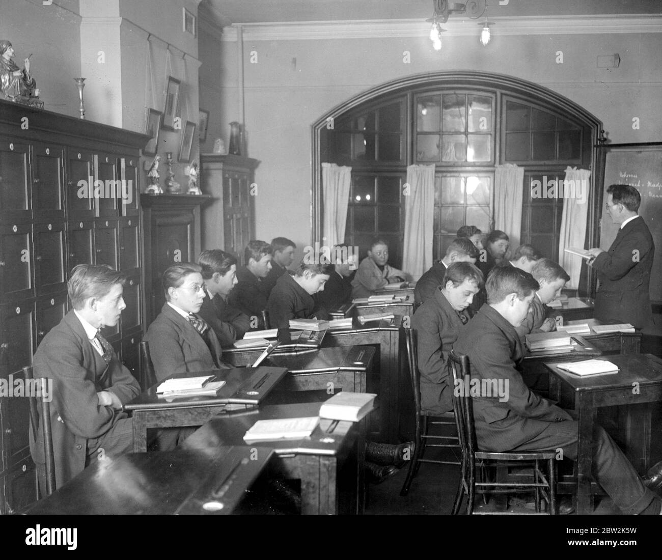 Teacher class 20th century hi-res stock photography and images - Alamy