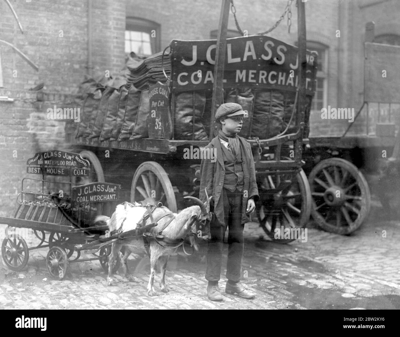 Coal cart hi-res stock photography and images - Alamy