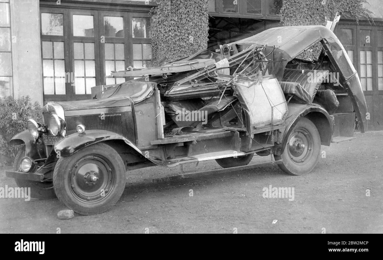 Coach crash in Penhill, Kent. 1934 Stock Photo - Alamy