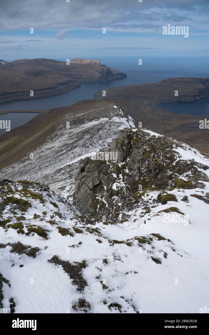 Classic Faroe Islands scenery with towering cliffs, Islands, mountains ...
