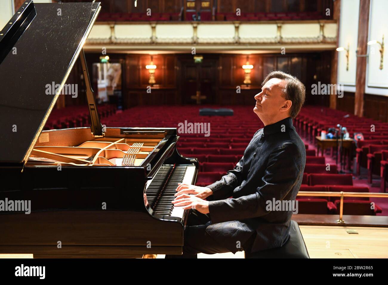 Stephen hough pianist hi-res stock photography and images - Alamy