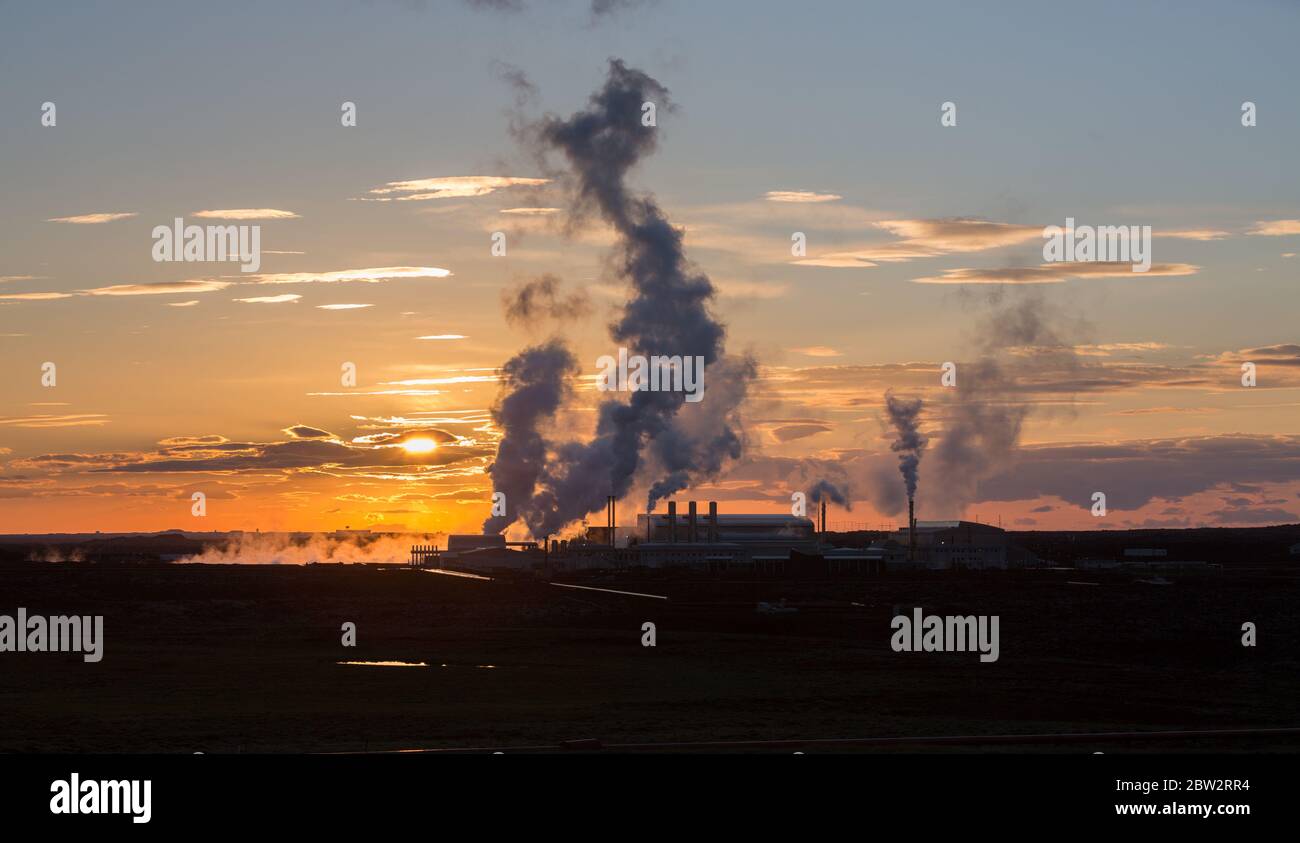 Factory rooftop hi-res stock photography and images - Alamy