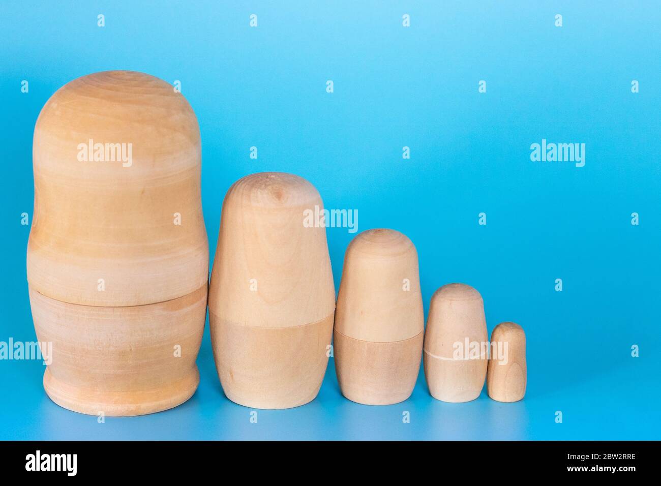 Wooden birch blanks of Russian nesting dolls for coloring. Folk art ...