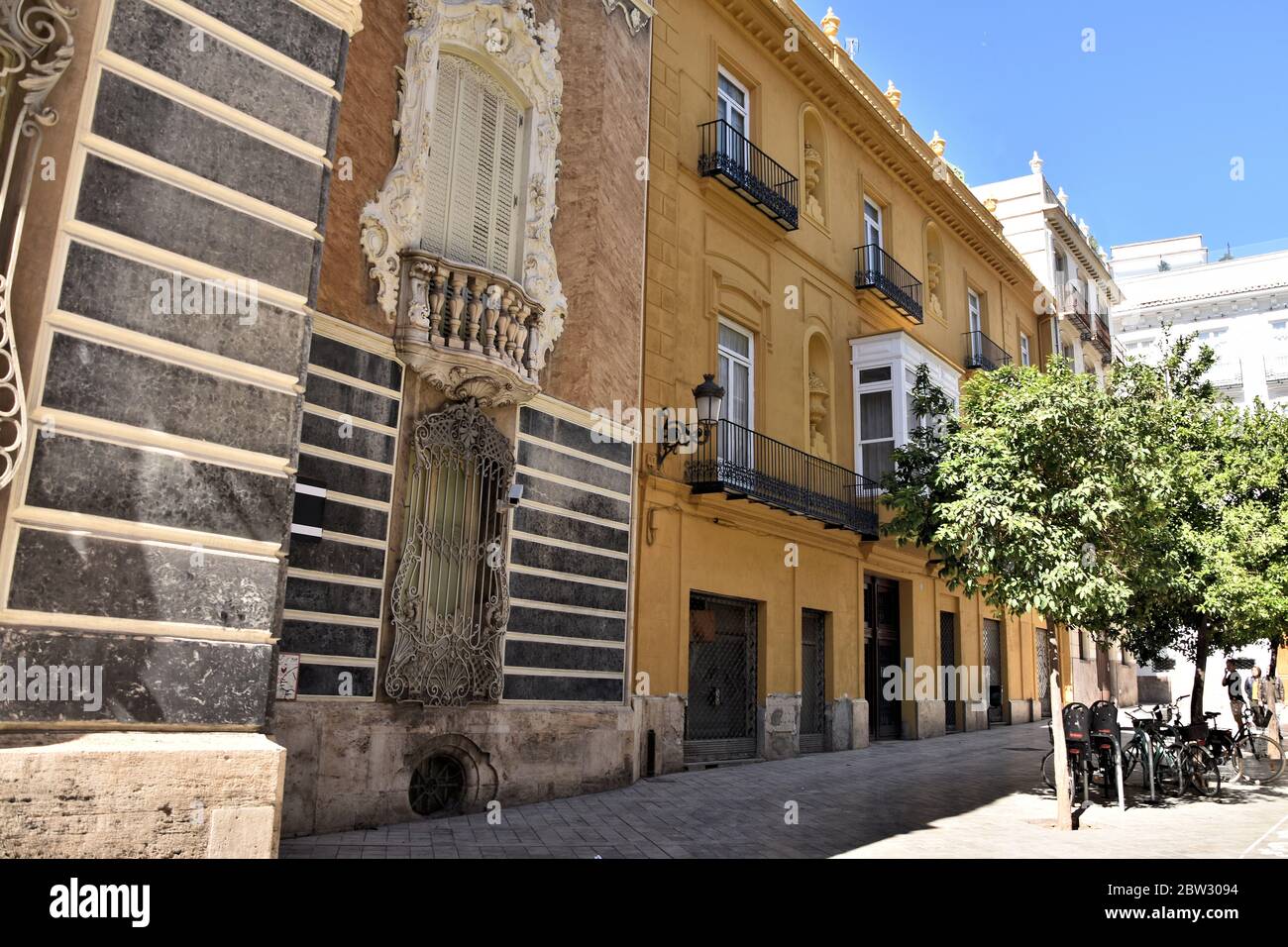 Valencia street scene spain hi-res stock photography and images - Alamy
