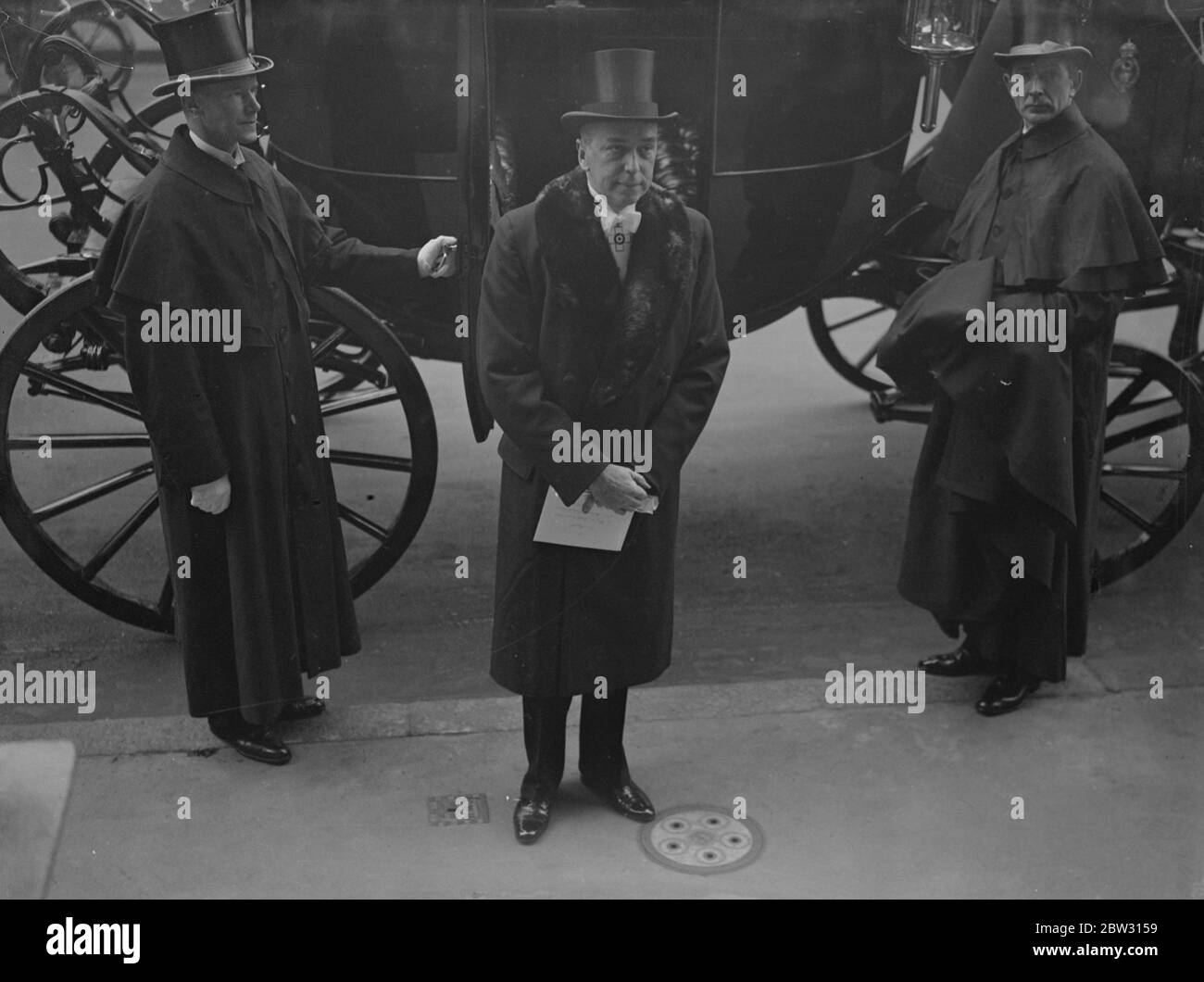 New German Ambassador presents credentials to the King . herr von ...