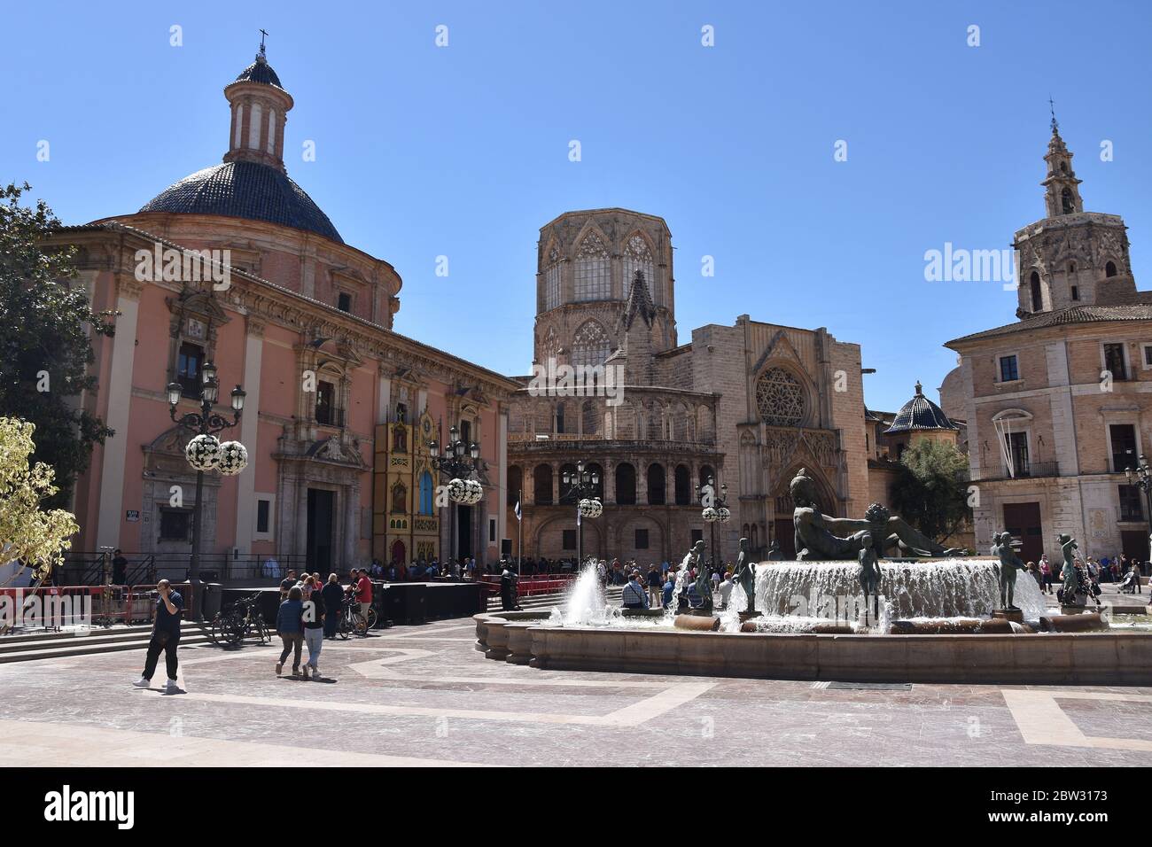 Central square valencia hi-res stock photography and images - Alamy