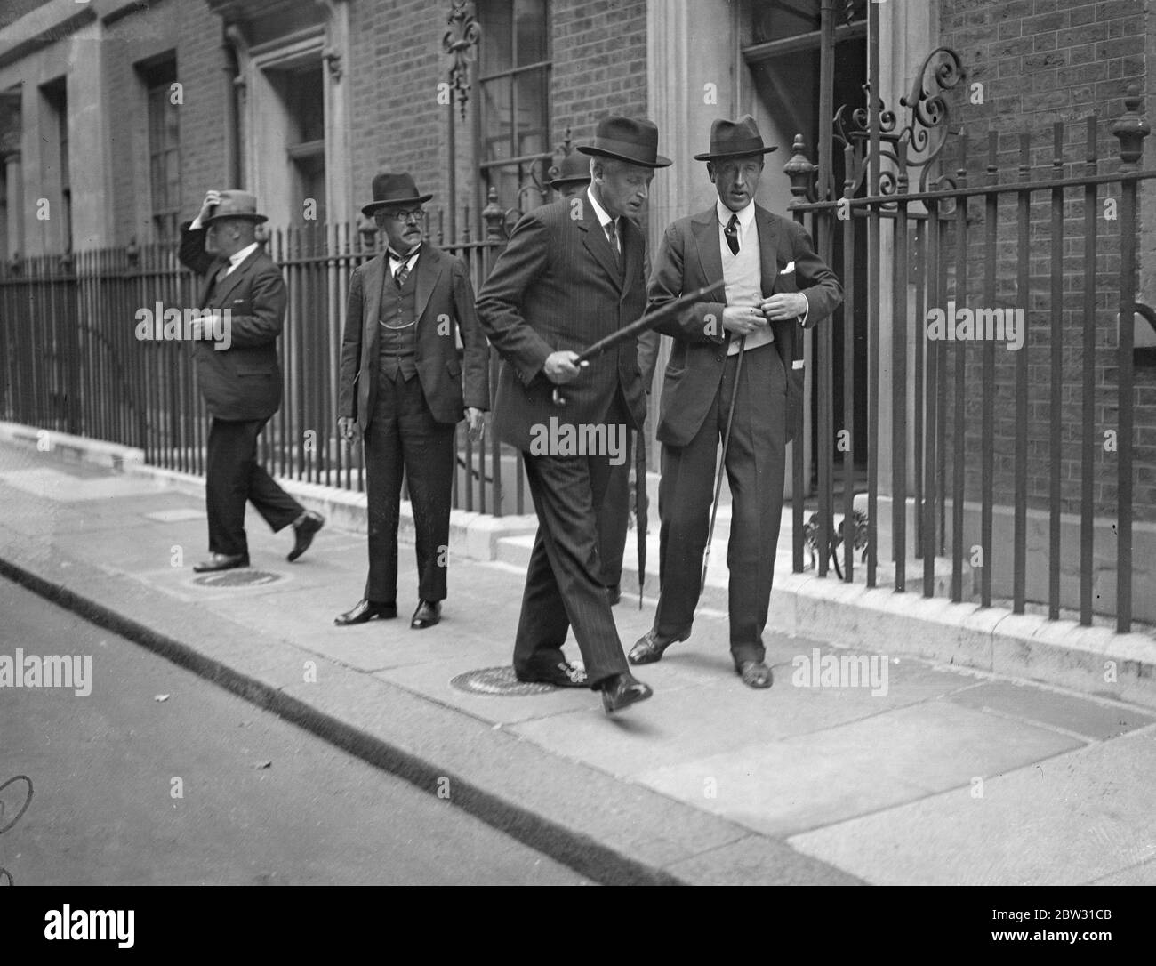 Meet meeting place hi-res stock photography and images - Alamy