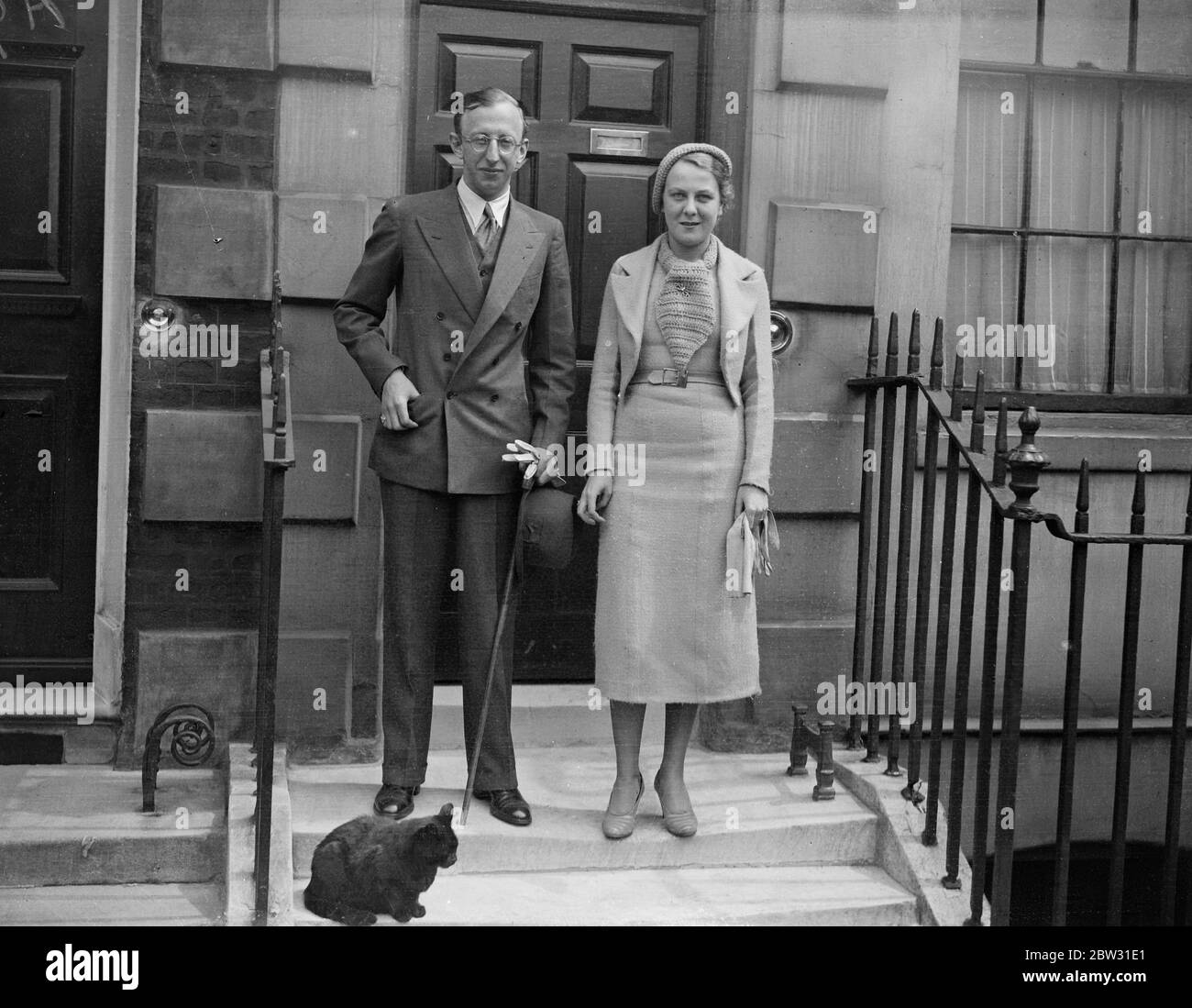 Surprise wedding of Prince and Countess in London . Prince Leopold of ...