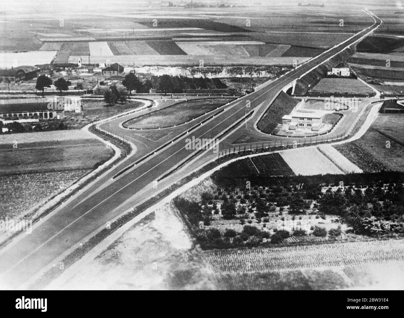 Straight line down Black and White Stock Photos & Images - Alamy