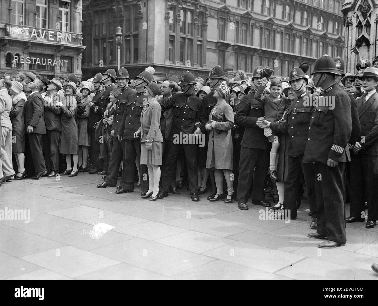 Back of police hi-res stock photography and images - Alamy