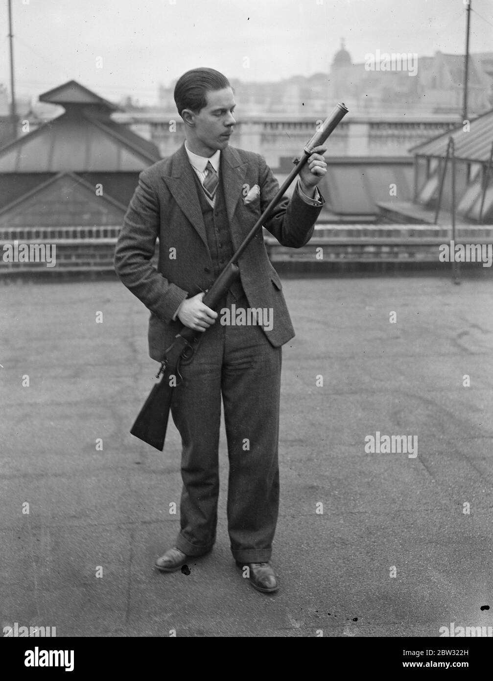 Noiseless guns for the Army . Remarkable invention of Surrey engineer ...